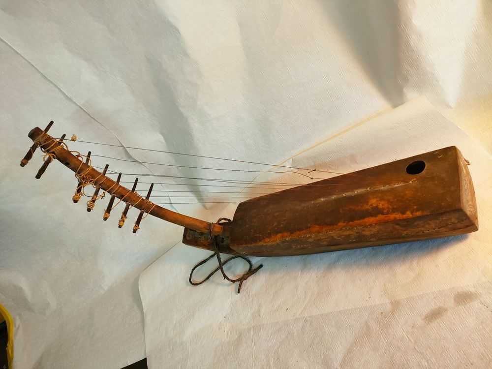 Cithare, instrument de musique du Gabon chez les Massengo | Kaufen auf ...