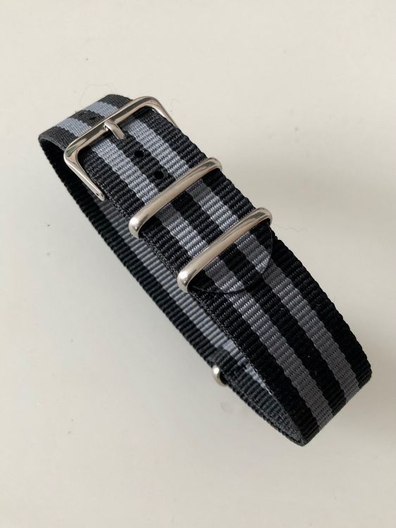 James Bond 007 Nato Strap für Omega 22 mm (Gebraucht) in für CHF 19 – mit Lieferung auf Ricardo ...
