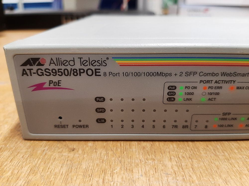 switch Allied Telesis AT-GS950 8 ports 4 POE (Gebraucht) in Attalens für CHF 17 – mit Lieferung ...