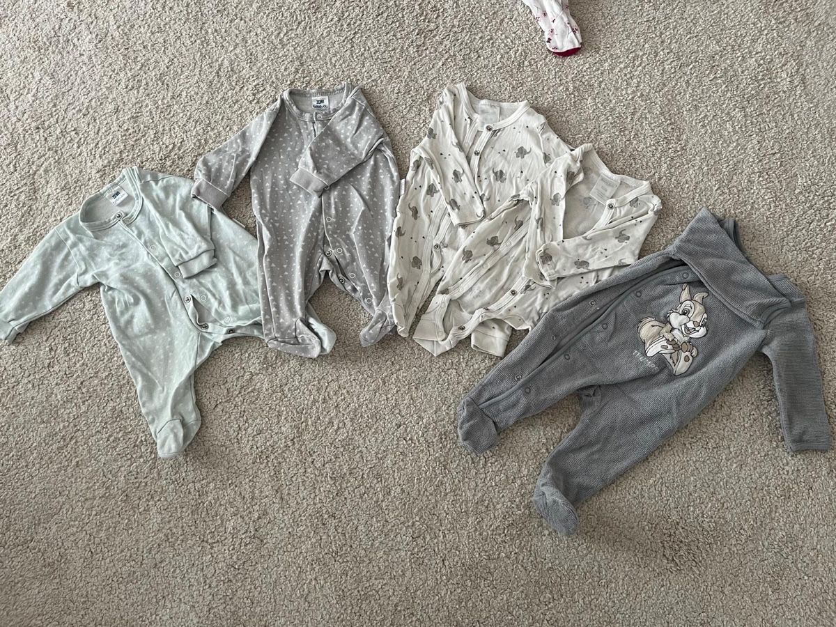 5 Strampler Gr. 56 (Gebraucht) in Frick für CHF 5 – mit Lieferung auf ...