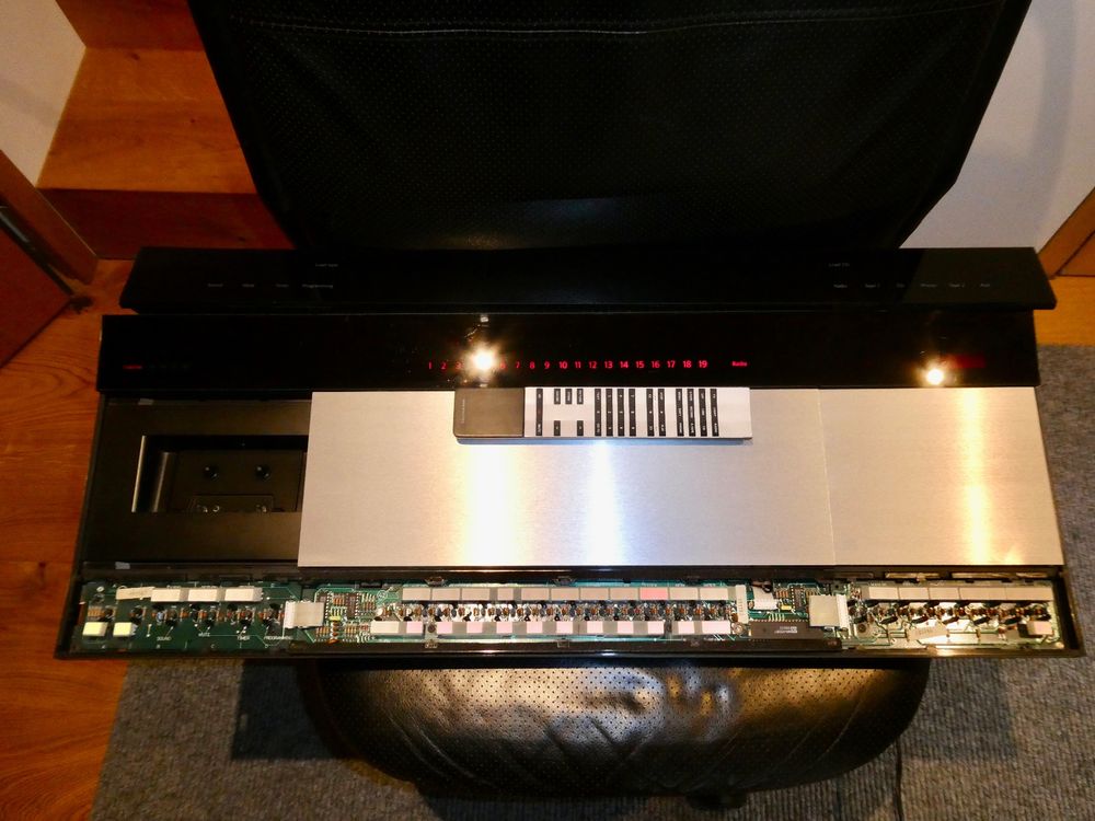 Bang & Olufson Beocenter 9000 mit Fernbedienung | Kaufen auf Ricardo