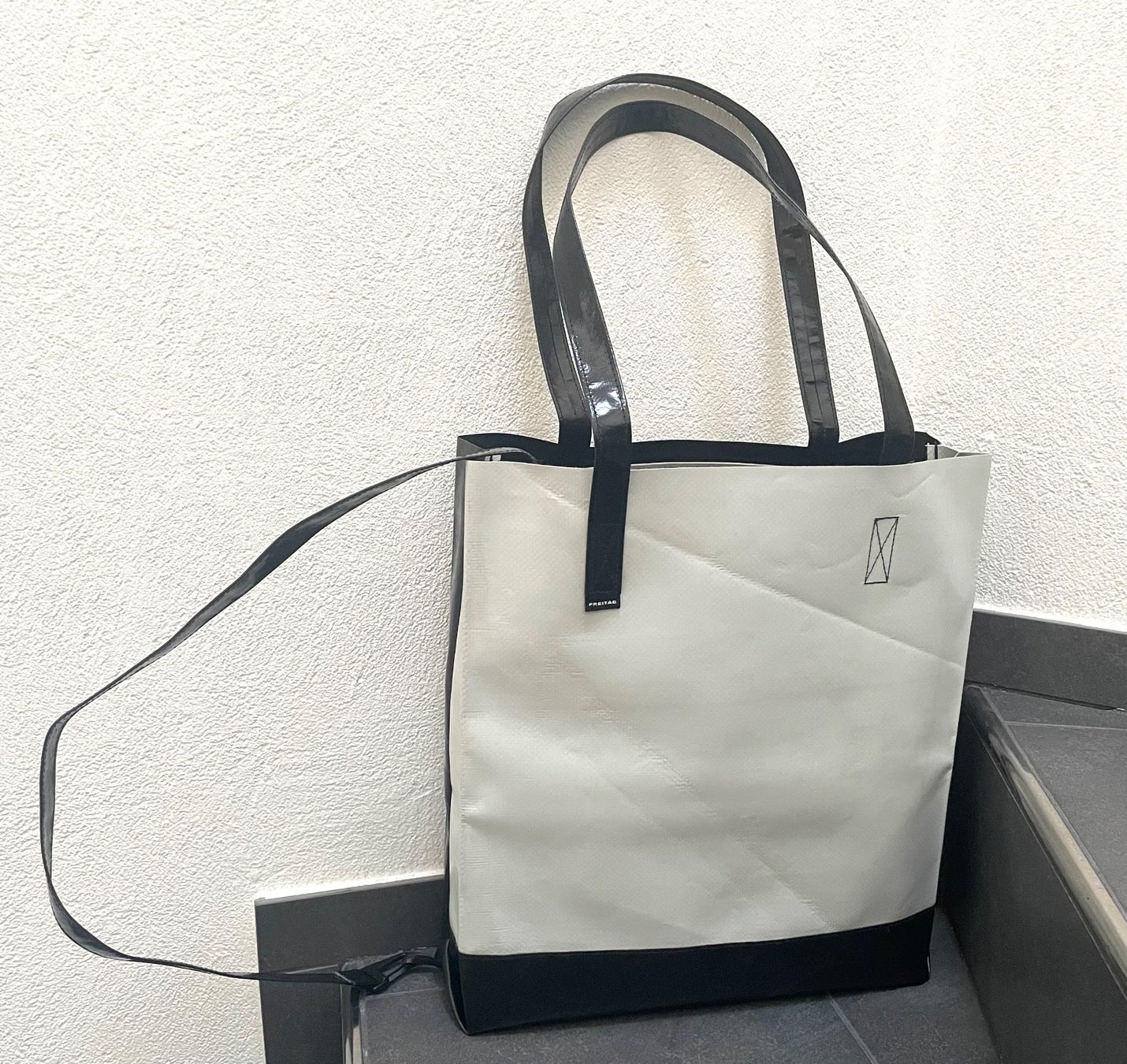 NEU TOP Freitag Maurice F261 Tote Bag S/BLACK-PAPYRUSWEISS! (Neu und ...