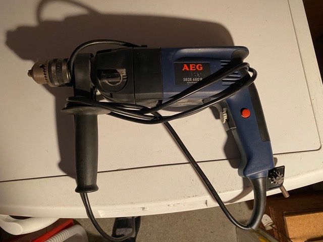 Bohrmaschine AEG 680 Watt | Kaufen auf Ricardo