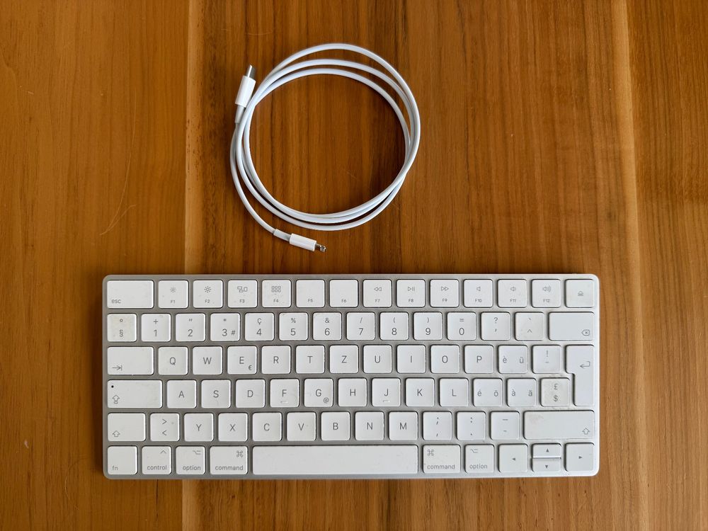 Apple Magic Keyboard (CH-Layout) (Gebraucht) in Buchberg für CHF 75 ...