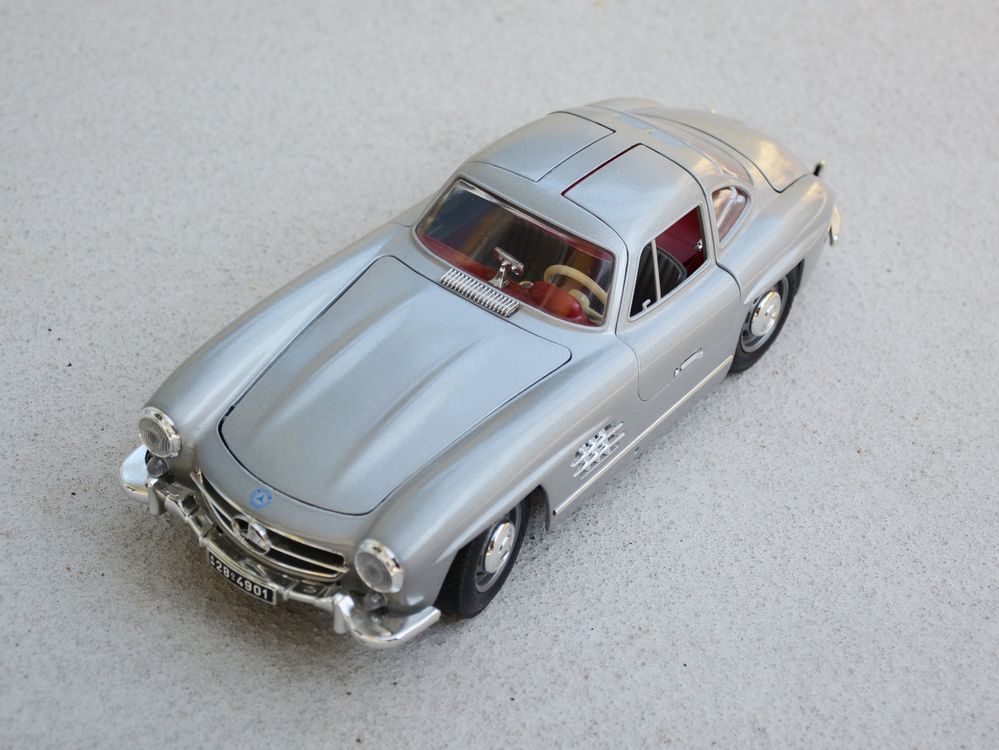 Burago Mercedes-Benz 300 SL (1954) silber 1:18 (Gebraucht) in Luzern ...