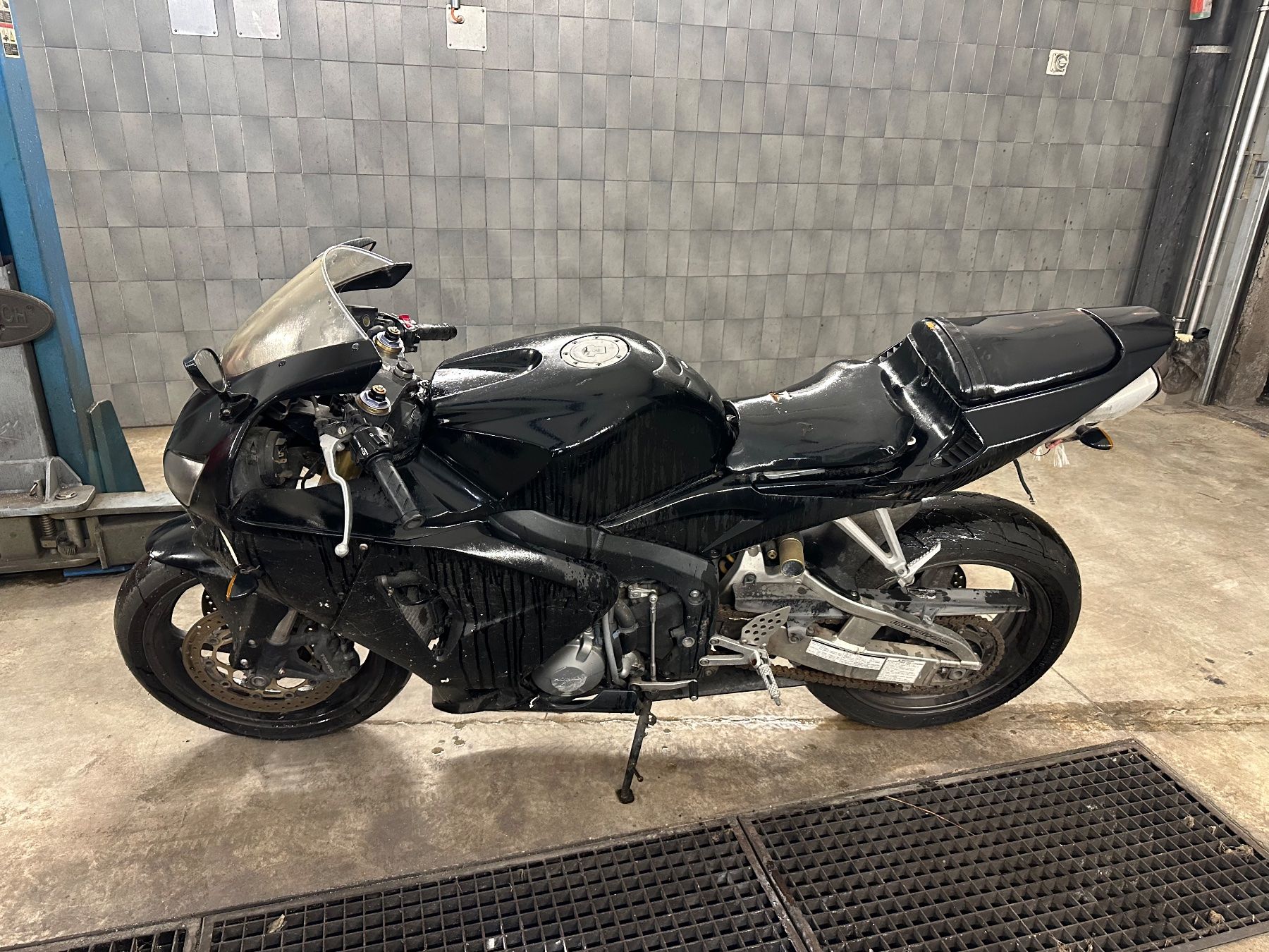 Honda CBR 600 RR - Moto sportiva nera, perfetta per l'est... (Gebraucht) in Lugano für CHF 3500 ...