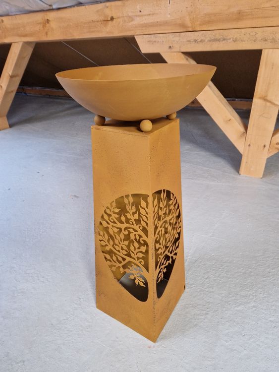 Pflanzensäule mit Licht (Neu (gemäss Beschreibung)) in Brunnen für CHF 5 – nur Abholung auf ...