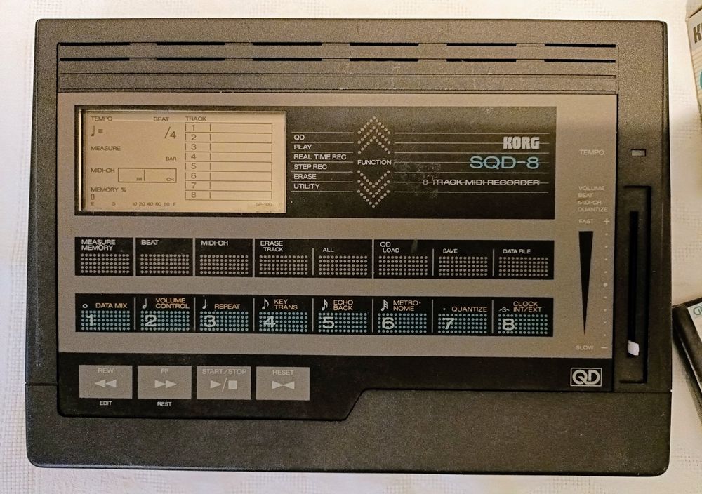 Korg SQD-8 Vintage 8 Track Midi Recorder mit leeren QD Disks (Gebraucht) in Dietikon für CHF 49 ...