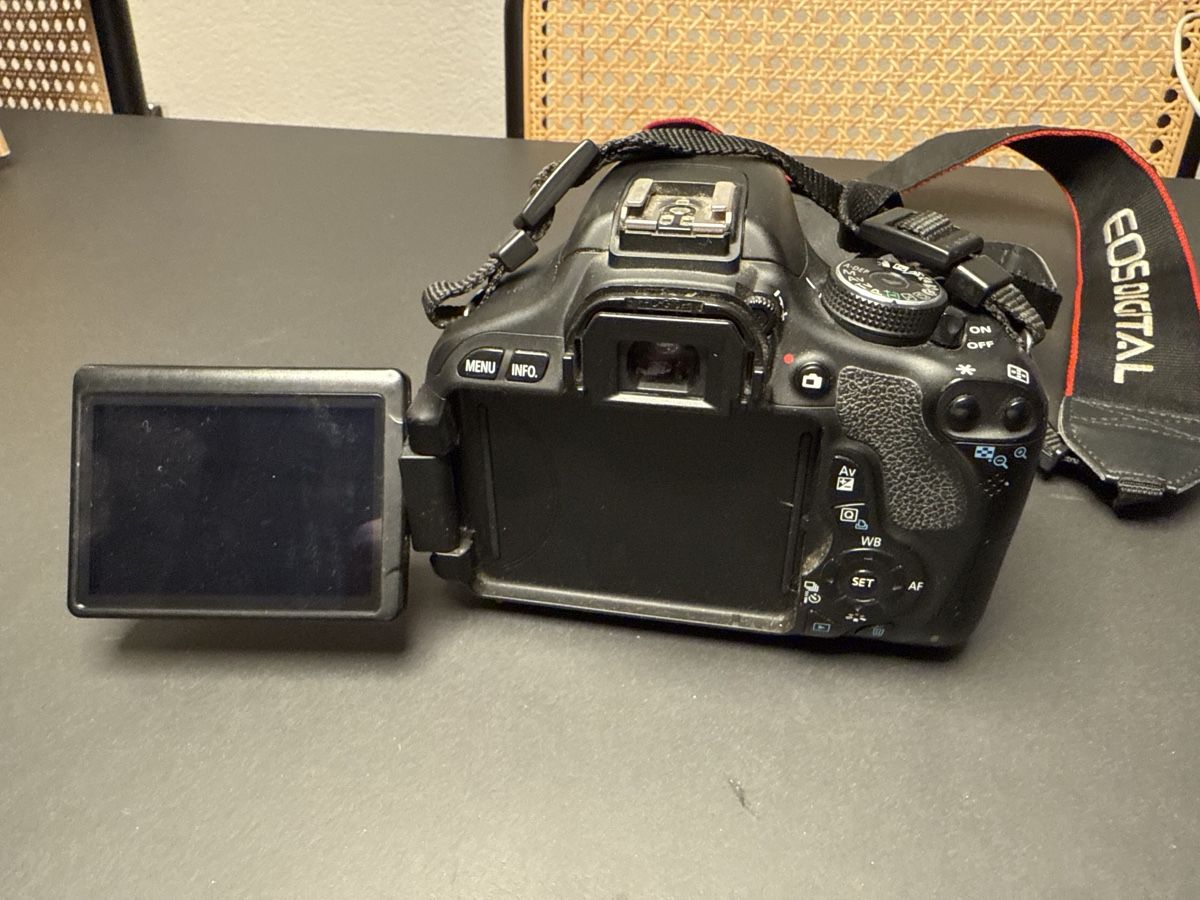 Canon EOS 600D mit 18-55mm Objektiv und 64GB SD Karte (Gebraucht) in ...