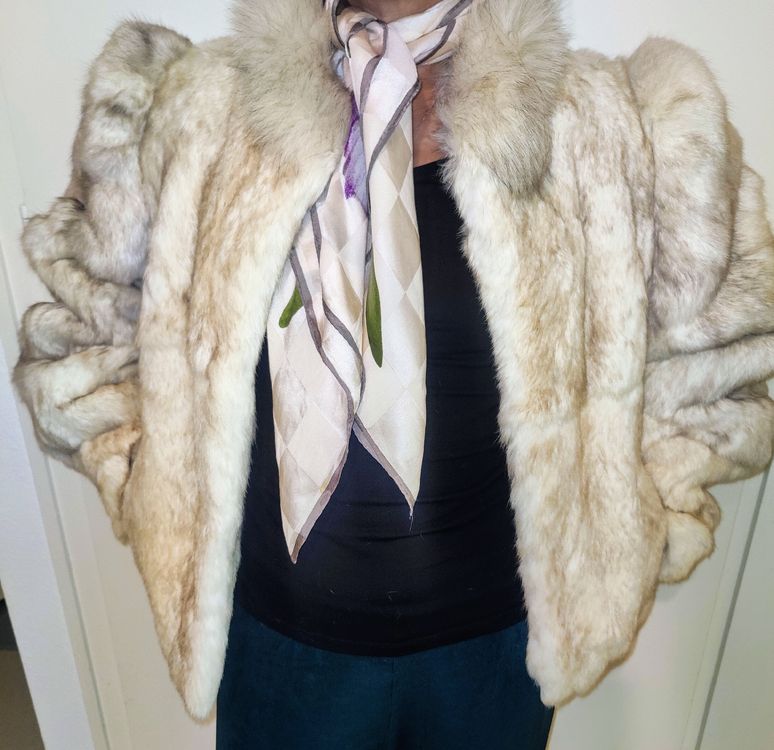 beautiful white rabbit fur coat (Neu (gemäss Beschreibung)) in ...