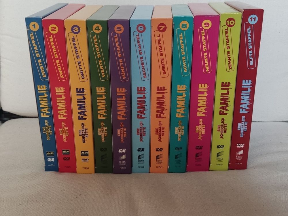 DVDs "Eine schrecklich nette Familie", komplett Staffel 1–11 (Gebraucht) in Zürich für CHF 38 ...