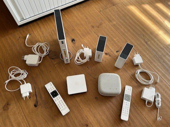 Set Swisscom-Boxen (1 Internet, 2 WLAN und 2 TV | Kaufen auf Ricardo