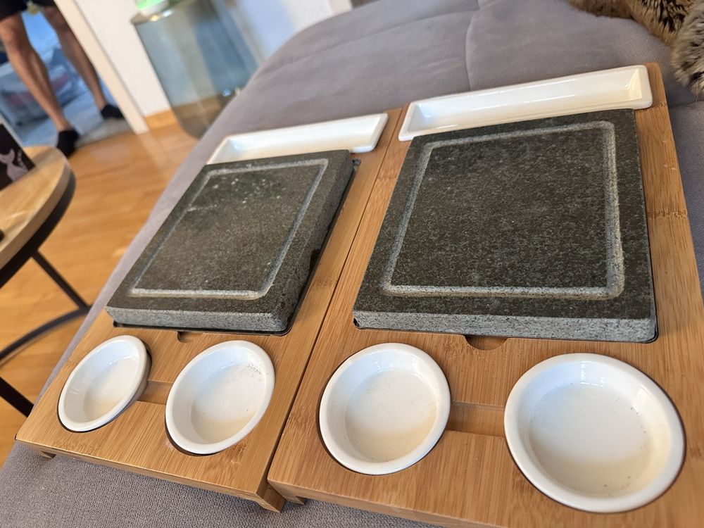 2x Tischgrill heiss Steinplatte Grillplatte Bambus neuwertig (Gebraucht) in Pfäffikon SZ für CHF ...