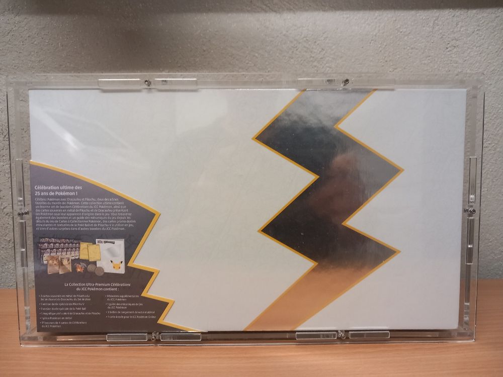 Ultra Premium Collection Scellée 25 ans Célébrations Pokemon (Neu und ...