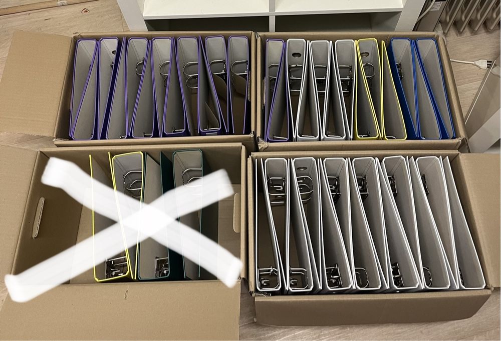3 cartons de classeurs (D'occasion) à La Tour-de-Peilz pour CHF 9 ...