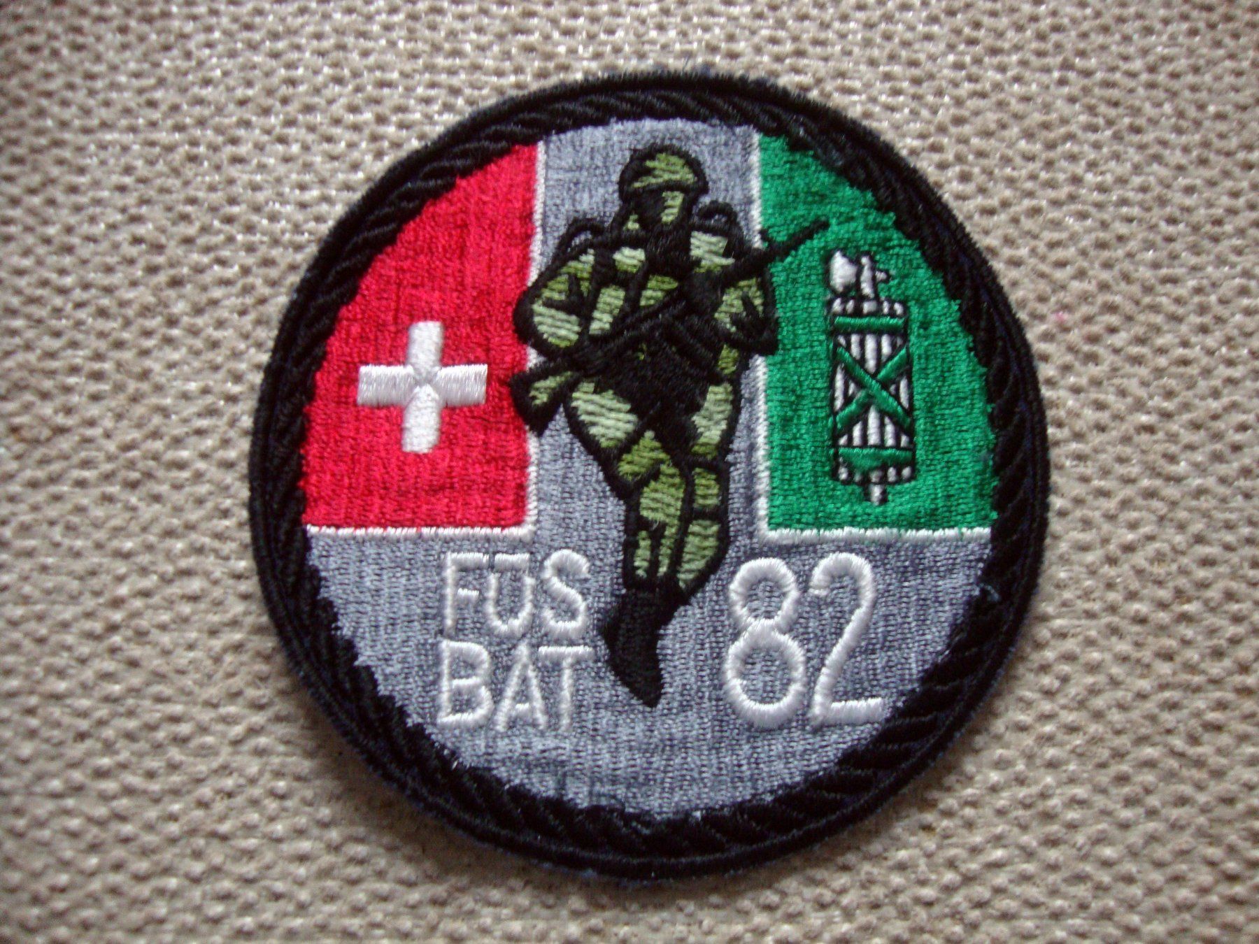 Badge Füs Bat 82 schwarz Aufnäher (Gebraucht) in Döttingen für CHF 2 ...