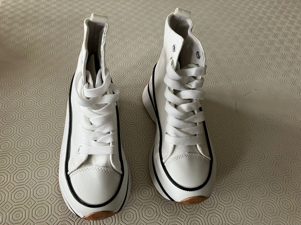Scarpe alte n.36 (Nuovo (secondo la descrizione)) a Melano per CHF 9 ...