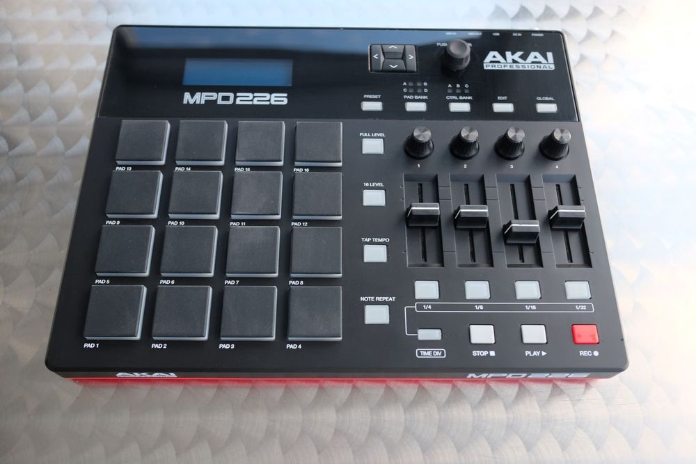 AKAI MPD 226 Midi Controller (Gebraucht) in Basel für CHF 35 – mit ...