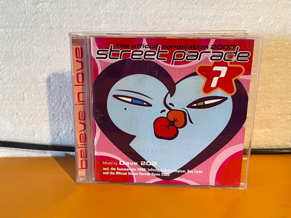 Dave 202 - Street Parade 2000 - SR13 (Gebraucht) in Küsnacht ZH für CHF 3.5 – mit Lieferung auf ...