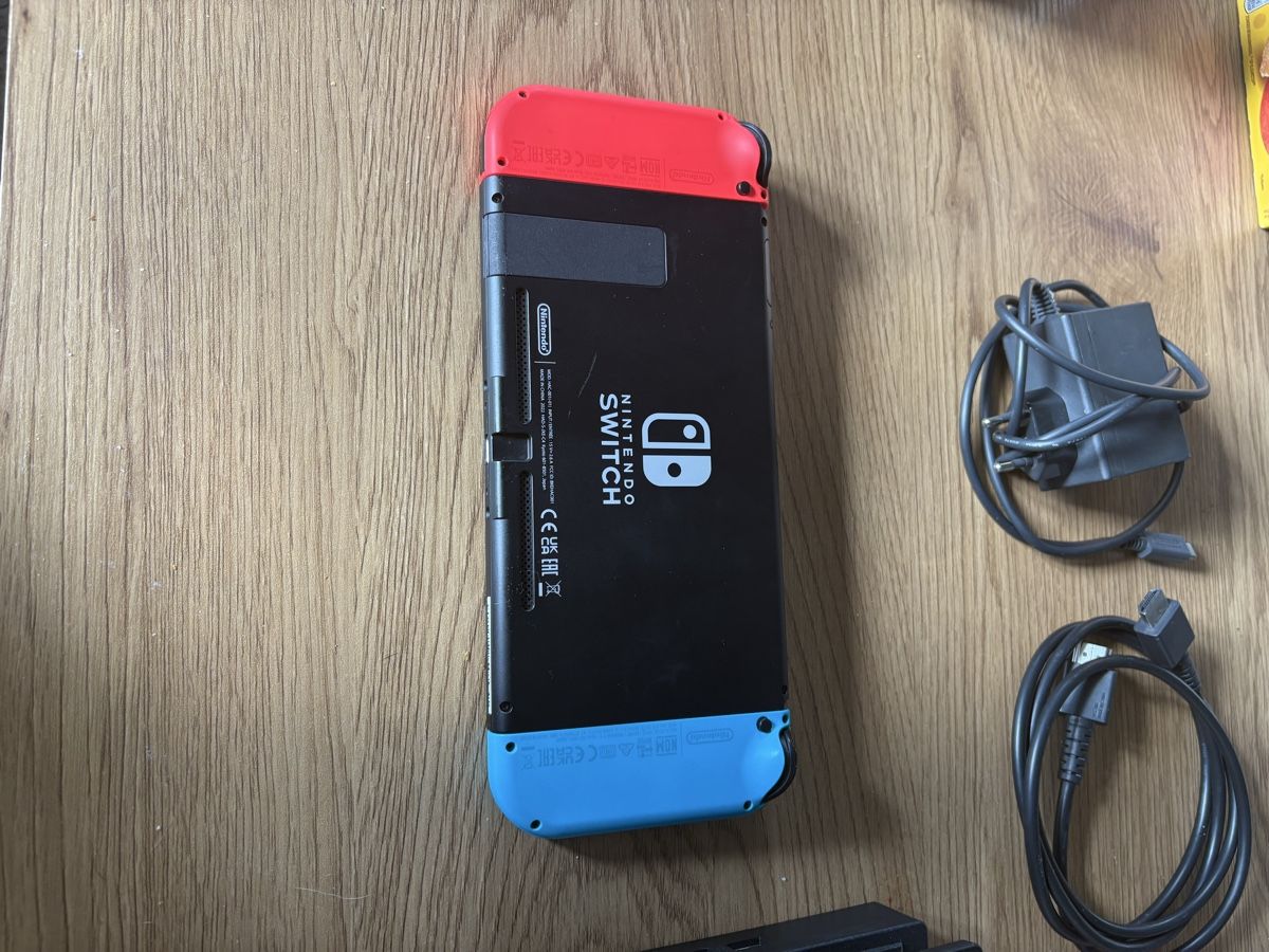 Nintendo Switch + Fc25 (D'occasion) à Vuadens pour CHF 130 – avec ...