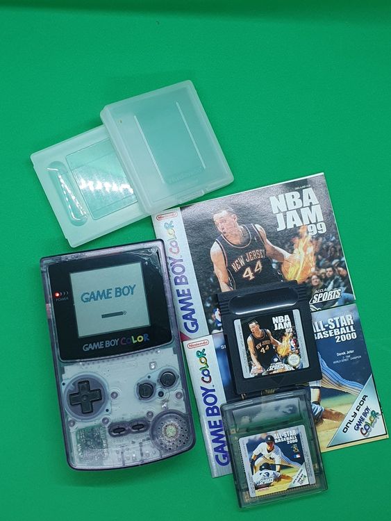 Nintendo Gameboy Color purple mit Baseball und Basketball (Gebraucht ...
