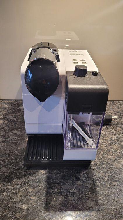 Nespresso DeLonghi mit Milchschäumer | Kaufen auf Ricardo