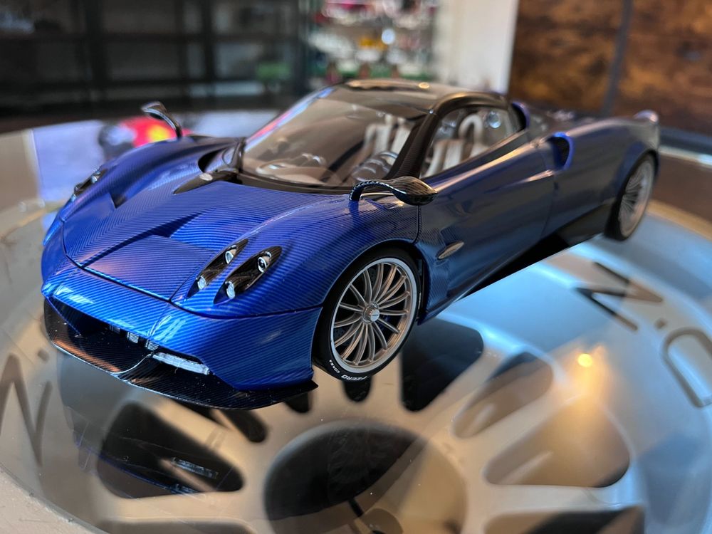 1:18 Pagani Huayra Roadster Autoart (Neu (gemäss Beschreibung)) in ...