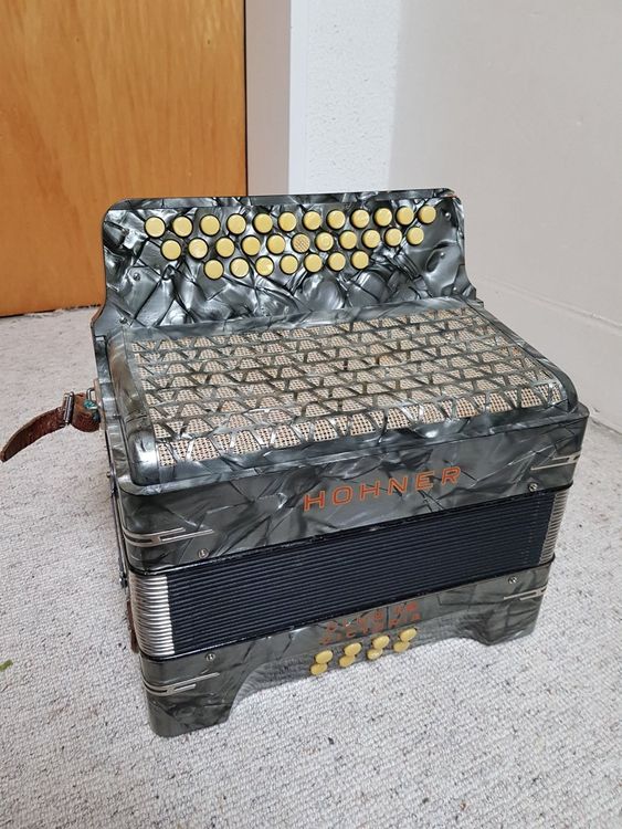 Hohner Akkordeon Club IIB Victoria | Kaufen auf Ricardo