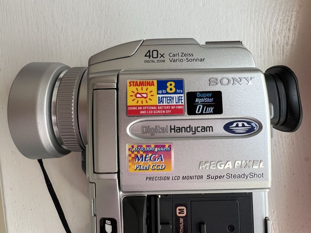 Sony miniDV DigitalHandycam mit 40x Zoom | Kaufen auf Ricardo