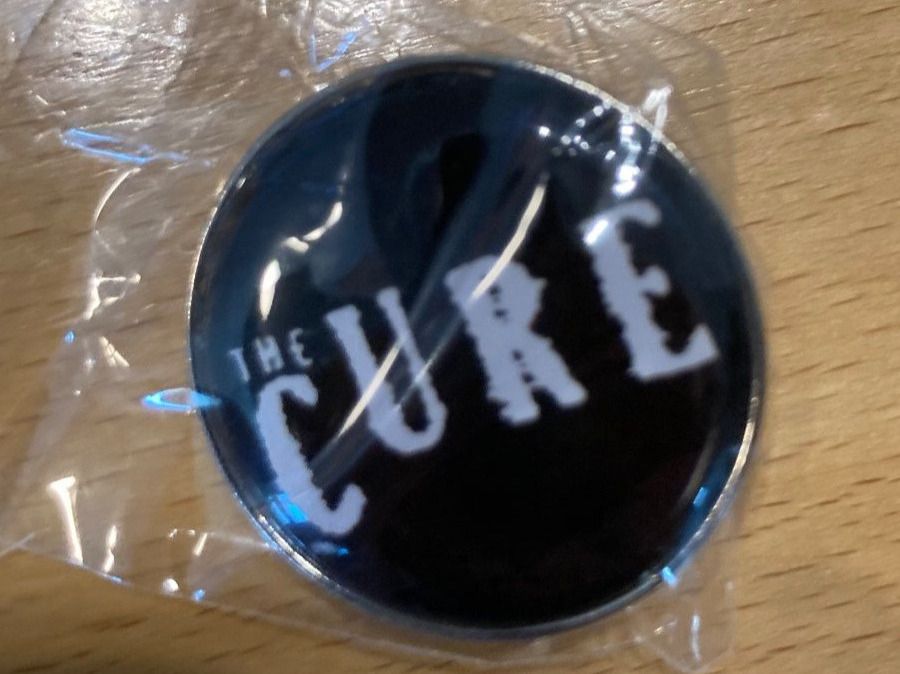 The Cure Pin Anstecker Rock Punk Metal Pop (Neu (gemäss Beschreibung ...