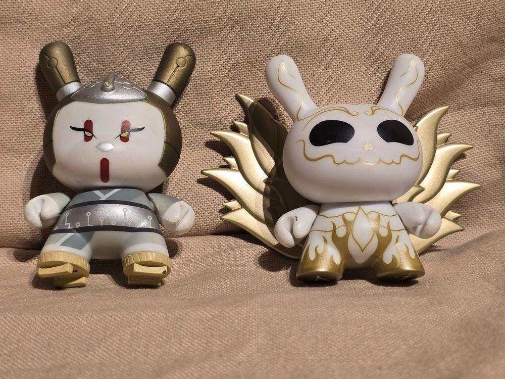 2 Figurines Kidrobot (Gebraucht) in versoix für CHF 10 – mit Lieferung auf Ricardo kaufen