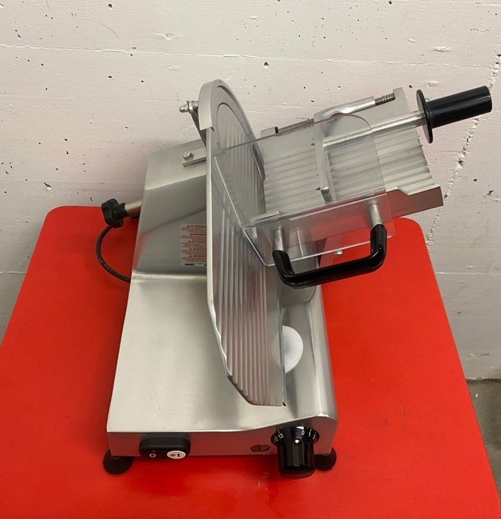 Fust Aufschnittmaschine Novamatic Typ S 220 (Gebraucht) in Suhr für CHF ...