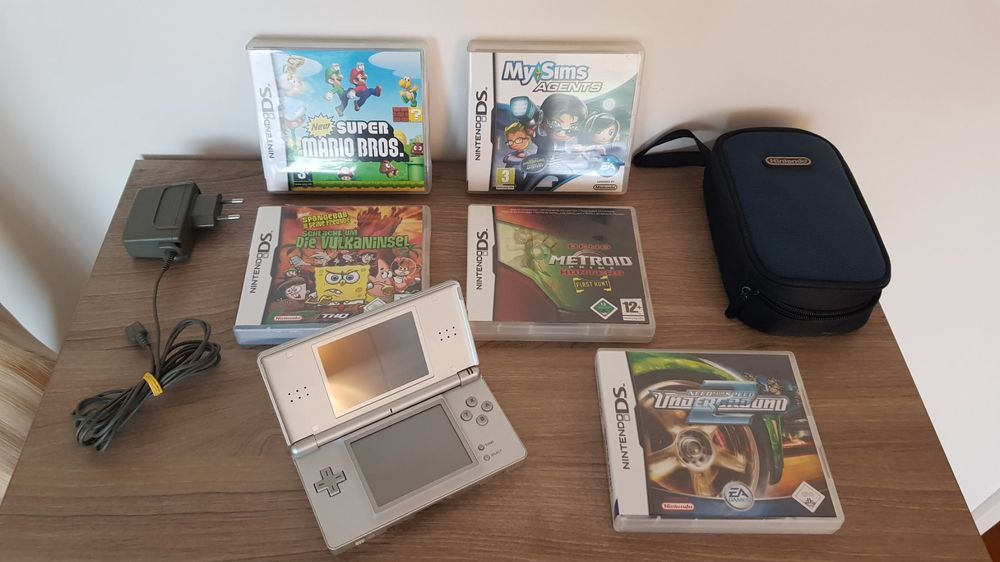 Nintendo DS Lite Silber + 5 Spiele (Mario, Metroid und mehr) (Gebraucht ...