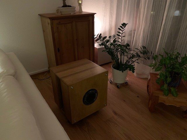 Echter "Ripol"- Subwoofer mit 2x18 Zoll Treiber bis 16Hz (Gebraucht) in ...