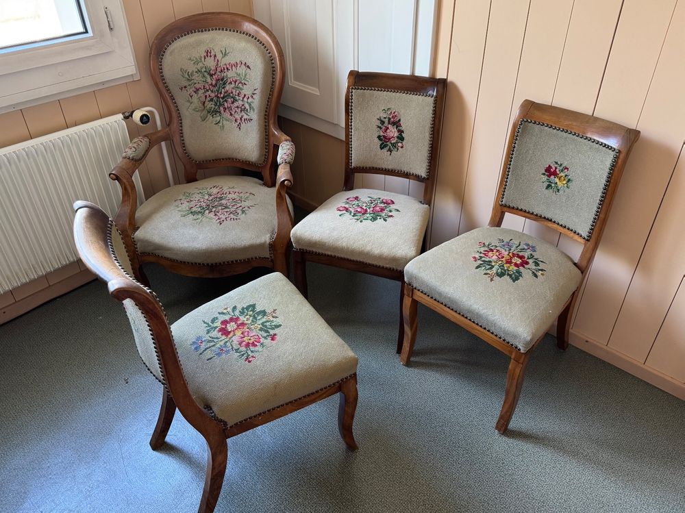 Lot de 4 chaises anciennes, broderies florales charmantes (D'occasion ...