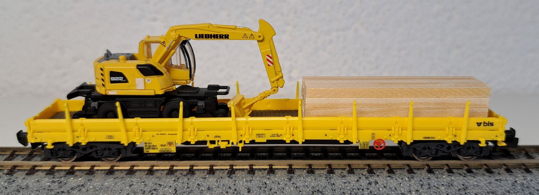 BLS Lötschberg Bahn Bauwagen mit Bagger Liebherr Spur N (Gebraucht) in ...