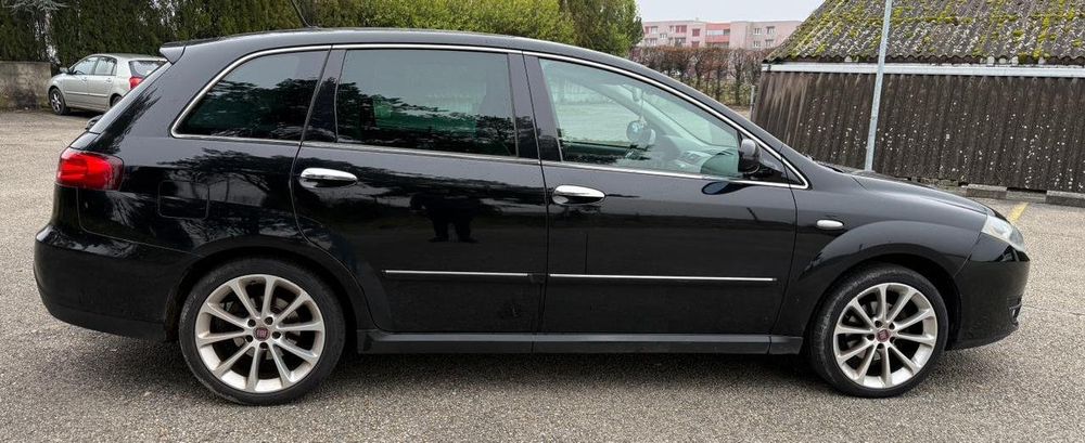 Superbe FIAT Croma 1.9 JTD 16V Multijet 150CV (B04) de 2008 (Gebraucht ...