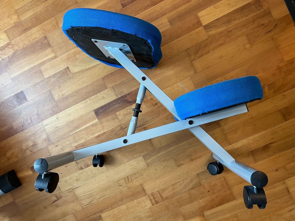Ergonomischer Büro-Hocker (Gebraucht) in Dübendorf für CHF 5 – nur ...
