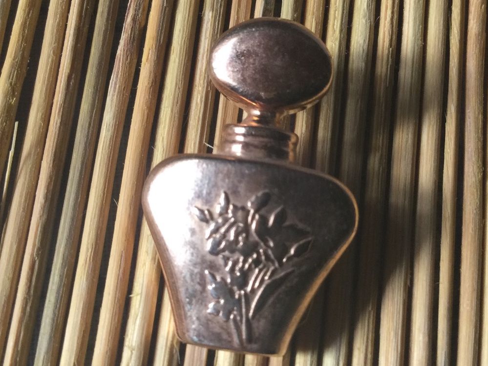 PIN Parfum 3D P. Presley (Gebraucht) in Liebefeld für CHF 1 – mit Lieferung auf Ricardo kaufen