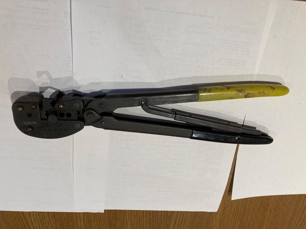 AMP Zange 59239-4 (Gebraucht) in Brunnen für CHF 30 – mit Lieferung auf ...