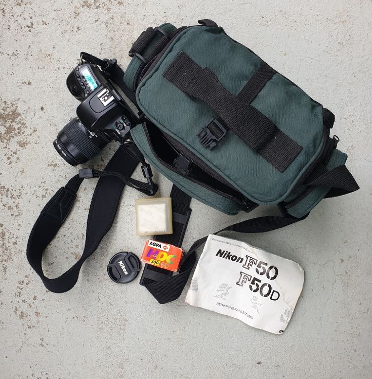 Kamera Nikon F 50 AF NIKKOR 35- 80 mm mit Kameratasche (Defekt) in ...