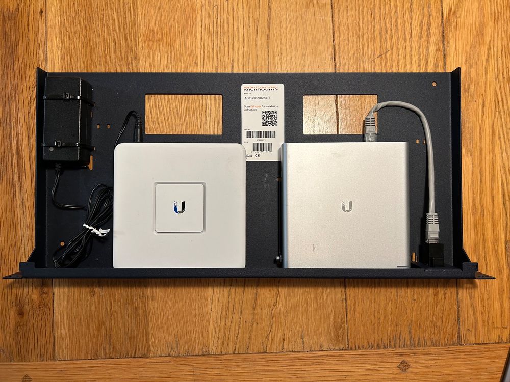 Unifi Usg 3P & Cloudkey Gen2 plus (1TB HD), auf 19“ Tablar | Kaufen auf ...