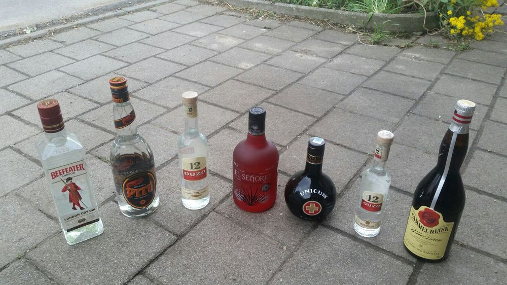 7 Flaschen Schnaps Gin Ouzo | Kaufen auf Ricardo