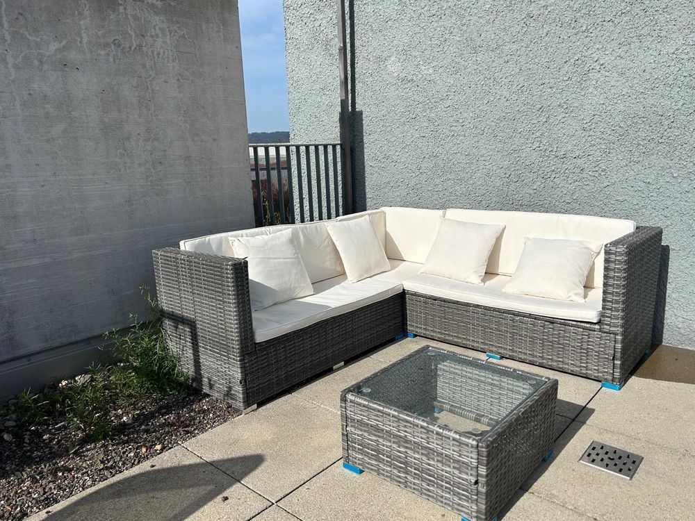 Rattan Gartenlounge – inkl. Tisch & Kissen (Gebraucht) in Zürich für CHF 120 – nur Abholung auf ...