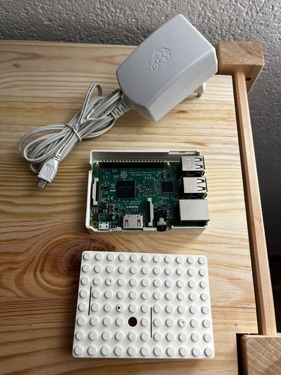 Raspberry Pi 3 mit Lego case (Gebraucht) in Mollis für CHF 21 – mit Lieferung auf Ricardo kaufen