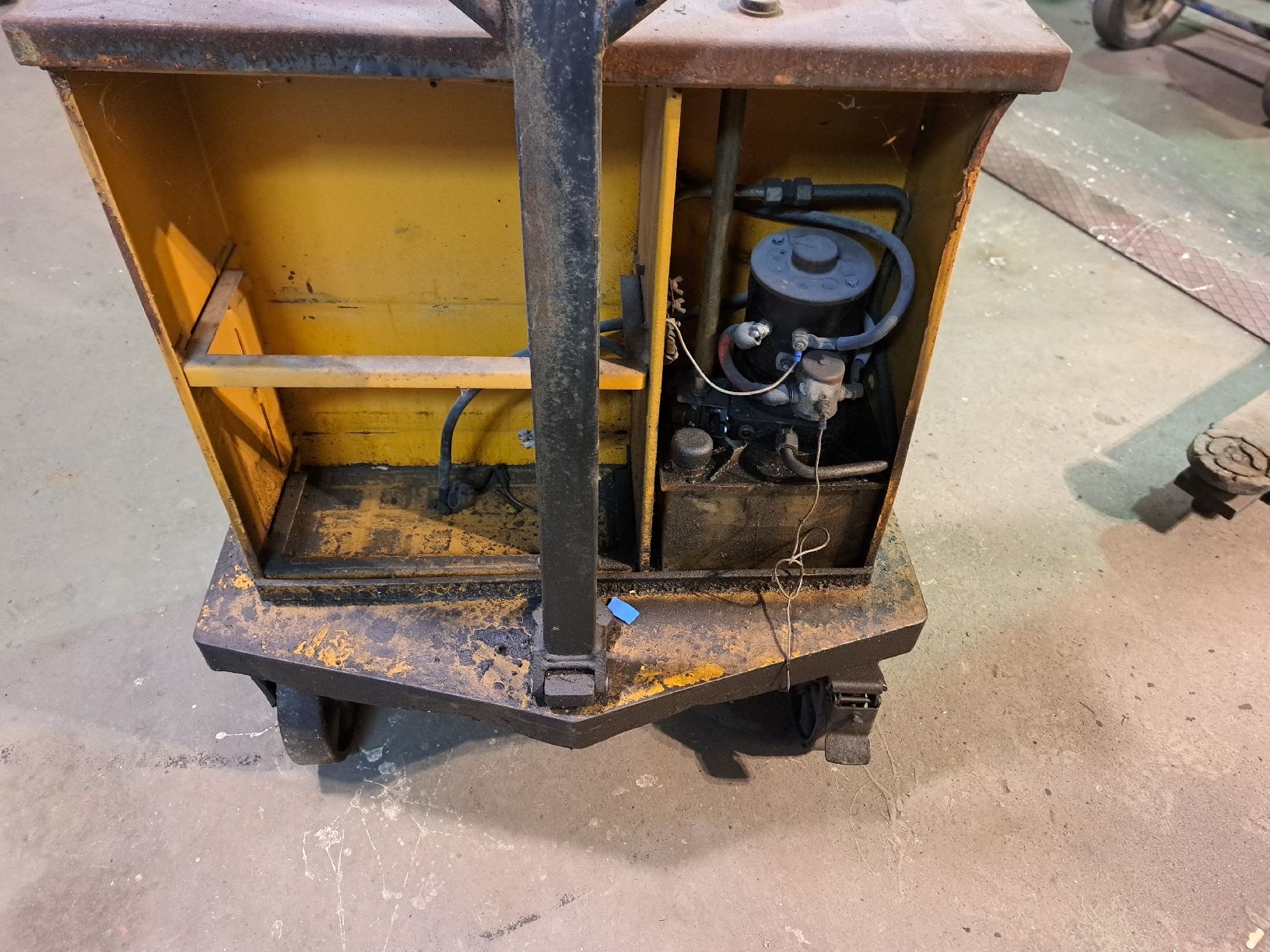 Defekt! 1000 kg Hubwagen Elektrostapler Stapler Transpallet (Defekt) in ...