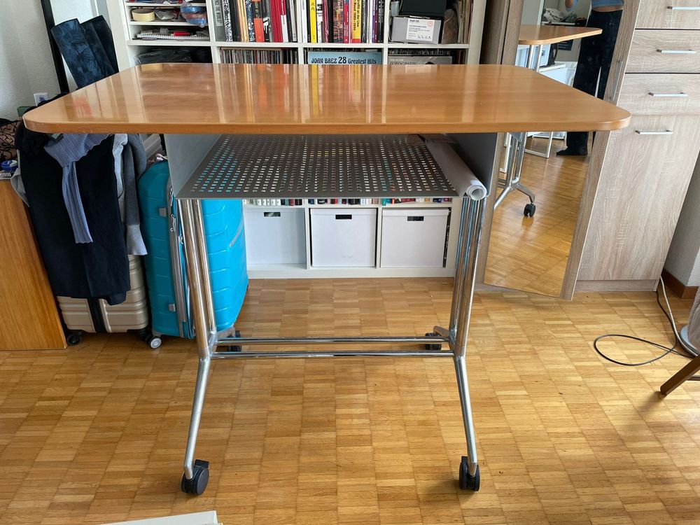 Vitra Stehbürotisch (Gebraucht) in Zürich für CHF 49 – nur Abholung auf ...