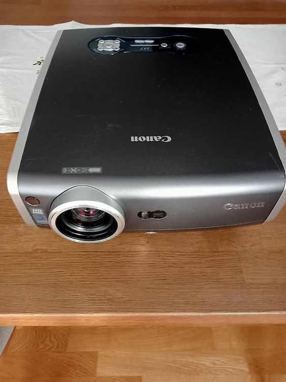 Beamer Projektor Canon SX7 wenige Lampenstunden | Kaufen auf Ricardo