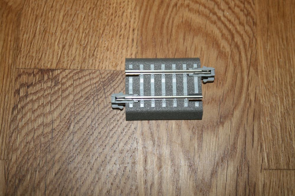 Tillig 83704 HOm gerades Gleisstück mit Bettung | Kaufen auf Ricardo
