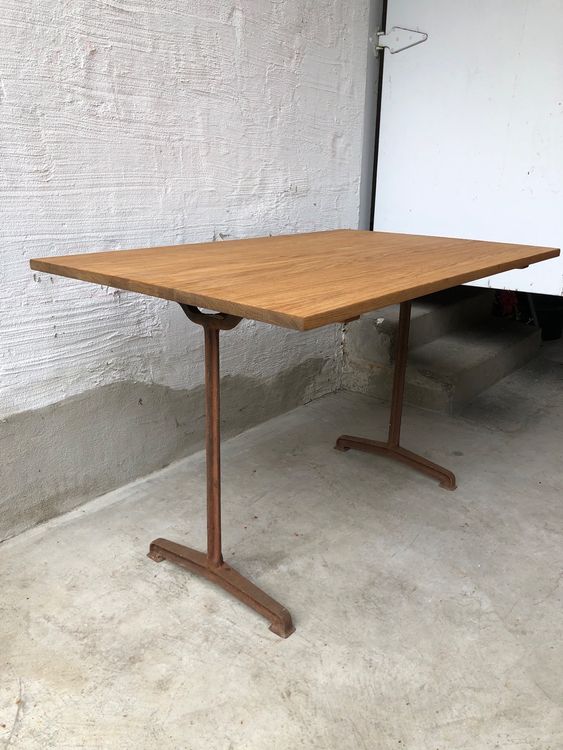 Zwei Bistrotische Eiche (Gebraucht) in Basel für CHF 650 – nur Abholung auf Ricardo kaufen